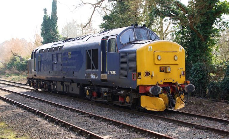 Class 37 No: 37688 Diesel locomotive joins the Mid Norfolk Railway ...